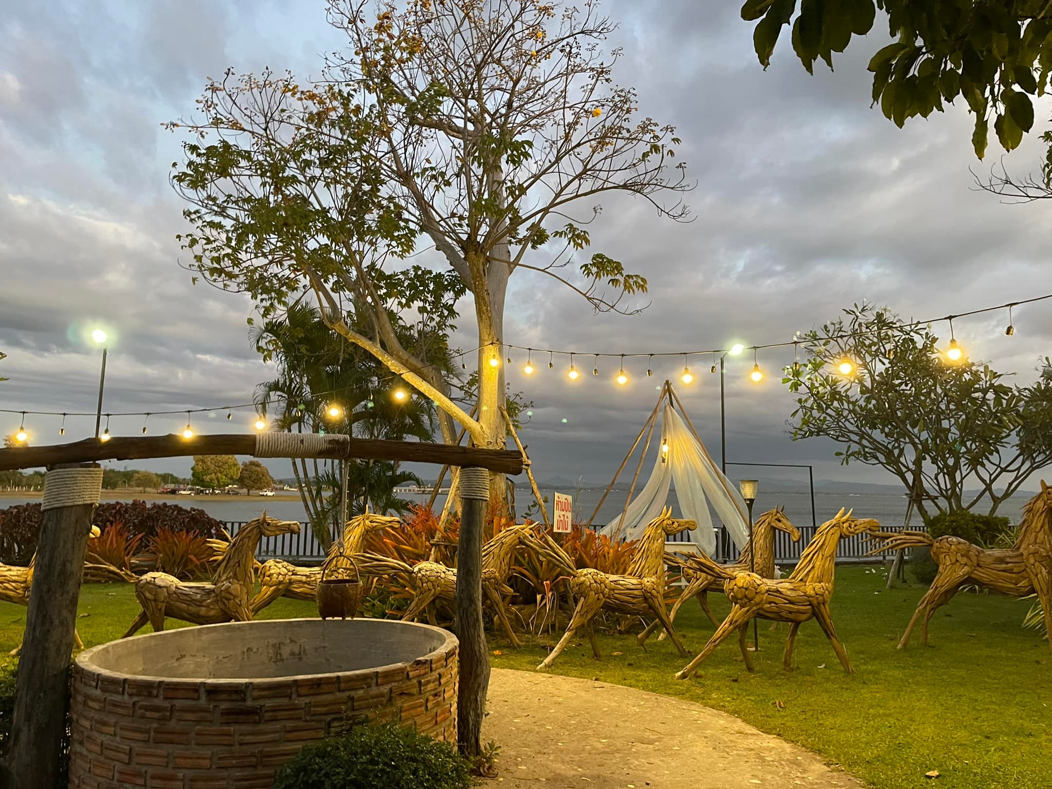 ไปนอนแคมป์ที่ไม่แคมป์กันที่ Smile Land Resort @Ubon🍂