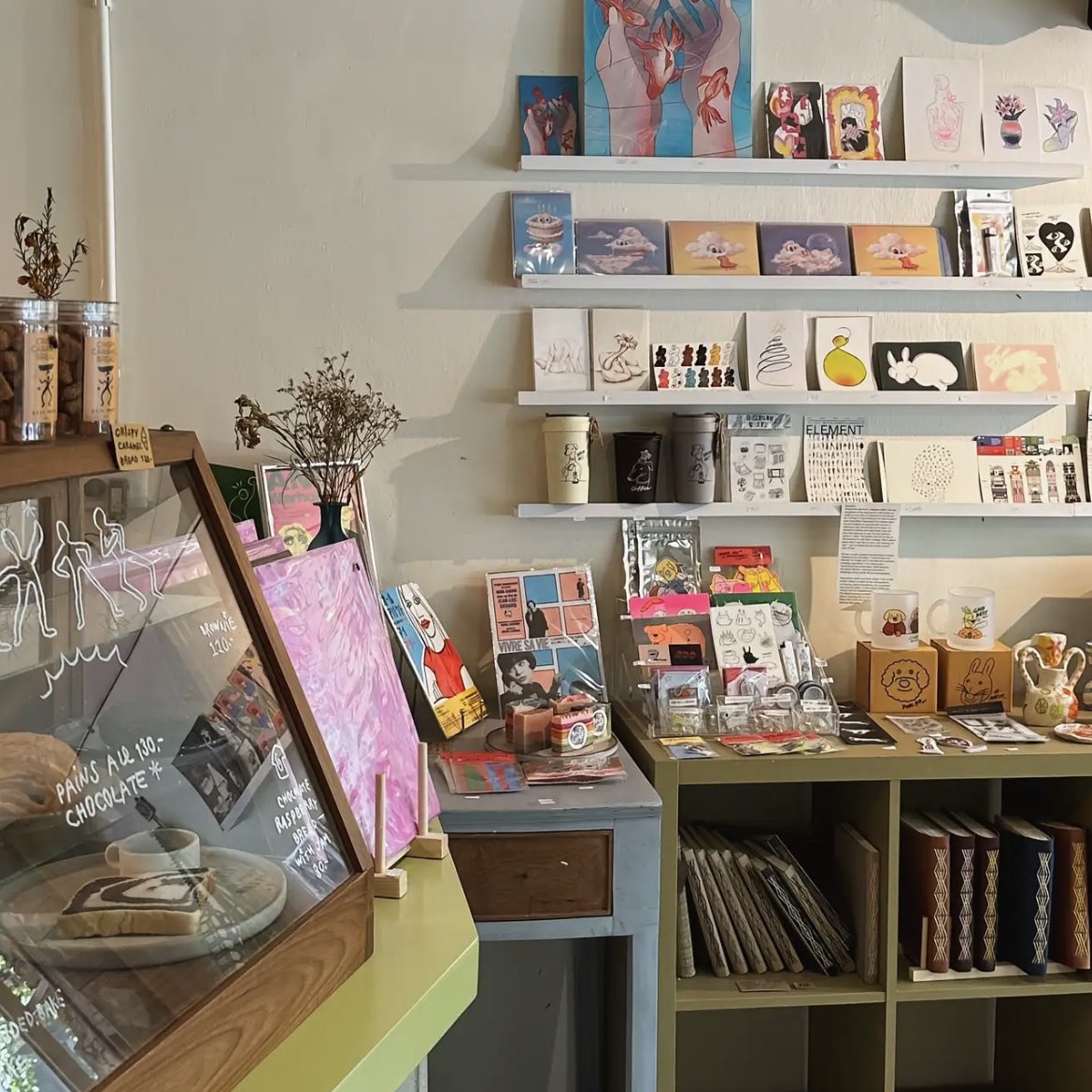 คาเฟ่ใกล้ bts พร้อมพงษ์ : bask project